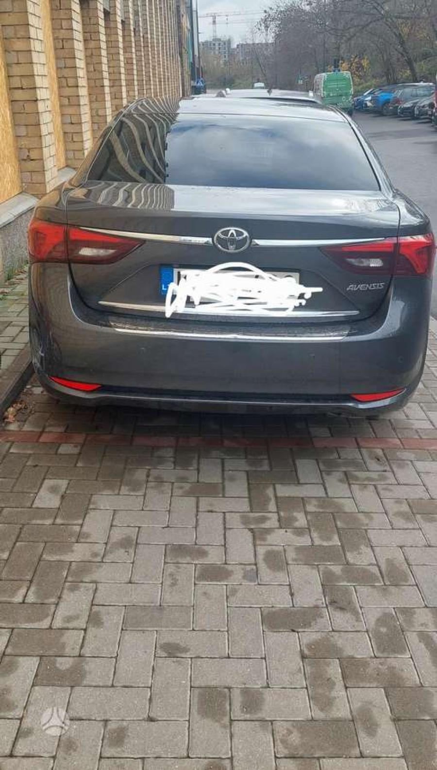 Pelēks Toyota Avensis 2018 Viļņa, ar dzinēja tilpumu 1.80 L un nobraukumu 143 tūkst. km par 11500 €, foto 3 vietnē AUTOMOTO.COM.LV