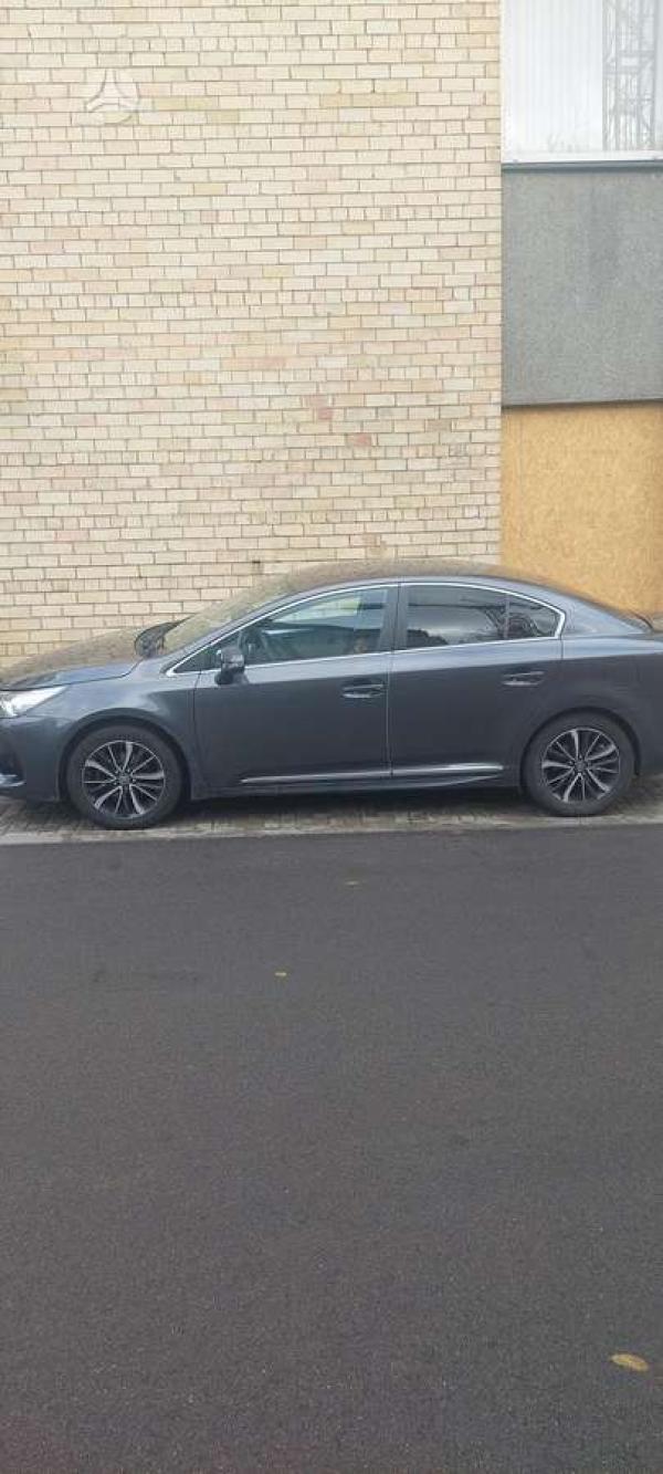 Pelēks Toyota Avensis 2018 Viļņa, ar dzinēja tilpumu 1.80 L un nobraukumu 143 tūkst. km par 11500 €, foto 3 vietnē AUTOMOTO.COM.LV