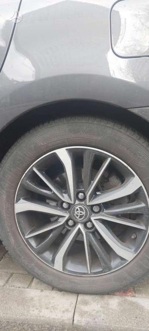 Pelēks Toyota Avensis 2018 Viļņa, ar dzinēja tilpumu 1.80 L un nobraukumu 143 tūkst. km par 11500 €, foto 6 vietnē AUTOMOTO.COM.LV
