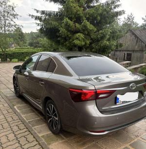 Pelēks Toyota Avensis 2018 Kalvarija, ar dzinēja tilpumu 1.80 L un nobraukumu 173 tūkst. km par 11500 €, foto 3 vietnē AUTOMOTO.COM.LV