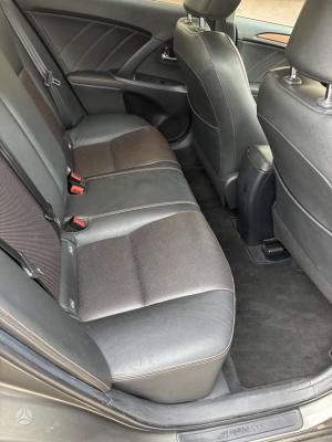Pelēks Toyota Avensis 2018 Kalvarija, ar dzinēja tilpumu 1.80 L un nobraukumu 173 tūkst. km par 11500 €, foto 9 vietnē AUTOMOTO.COM.LV