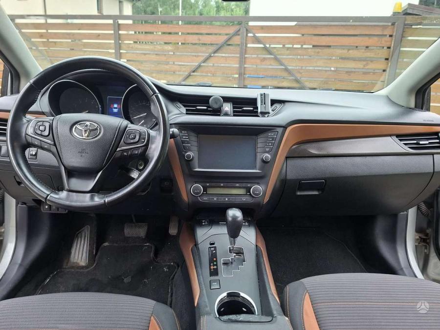 Серый Тойота Авенсис 2018 в Вильнюс, объемом двигателя 1.80 л и пробегом 149 тыс. км за 12400 €, фото 9 на AUTOMOTO.COM.LV