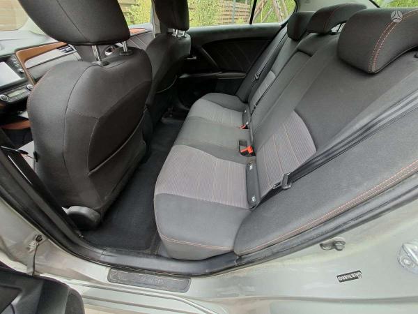 Pelēks Toyota Avensis 2018 Viļņa, ar dzinēja tilpumu 1.80 L un nobraukumu 149 tūkst. km par 12400 €, foto 11 vietnē AUTOMOTO.COM.LV