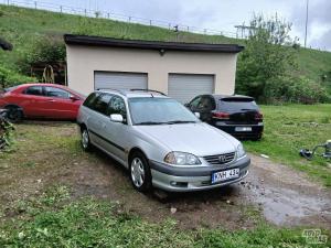 Серый Тойота Авенсис 2001 в Вильнюс, объемом двигателя 1.80 л и пробегом 266 тыс. км за 750 €, фото  на AUTOMOTO.COM.LV