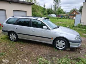 Pelēks Toyota Avensis 2001 Viļņa, ar dzinēja tilpumu 1.80 L un nobraukumu 266 tūkst. km par 750 €, foto 7 vietnē AUTOMOTO.COM.LV