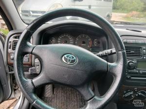Pelēks Toyota Avensis 2001 Viļņa, ar dzinēja tilpumu 1.80 L un nobraukumu 266 tūkst. km par 750 €, foto 9 vietnē AUTOMOTO.COM.LV
