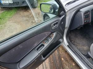 Pelēks Toyota Avensis 2001 Viļņa, ar dzinēja tilpumu 1.80 L un nobraukumu 266 tūkst. km par 750 €, foto 10 vietnē AUTOMOTO.COM.LV