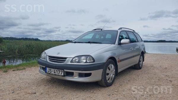 Серый Тойота Авенсис 2001 в Алуксне, объемом двигателя 2.00 л и пробегом 0 тыс. км за 2100 €, фото 1 на AUTOMOTO.COM.LV