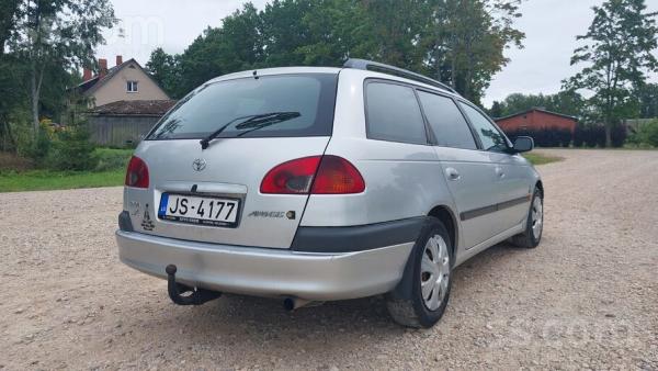 Серый Тойота Авенсис 2001 в Алуксне, объемом двигателя 2.00 л и пробегом 0 тыс. км за 2100 €, фото 5 на AUTOMOTO.COM.LV