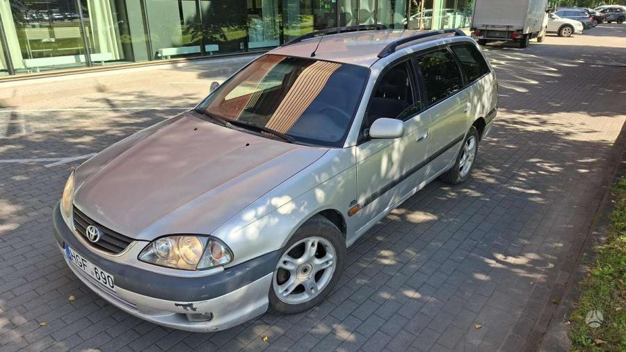 Серый Тойота Авенсис 2001 в Каунас, объемом двигателя 1.98 л и пробегом 400 тыс. км за 1450 €, фото 3 на AUTOMOTO.COM.LV
