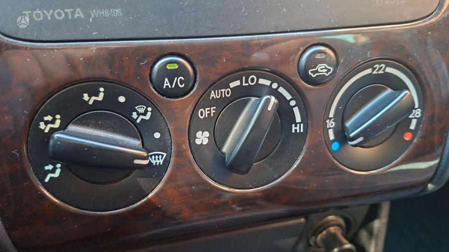 Серый Тойота Авенсис 2001 в Каунас, объемом двигателя 1.98 л и пробегом 400 тыс. км за 1450 €, фото 13 на AUTOMOTO.COM.LV