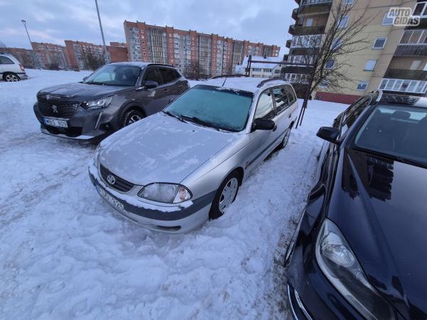 Pelēks Toyota Avensis 2002 Klaipėda, ar dzinēja tilpumu 2.00 L un nobraukumu 342 tūkst. km par 360 €, foto 2 vietnē AUTOMOTO.COM.LV