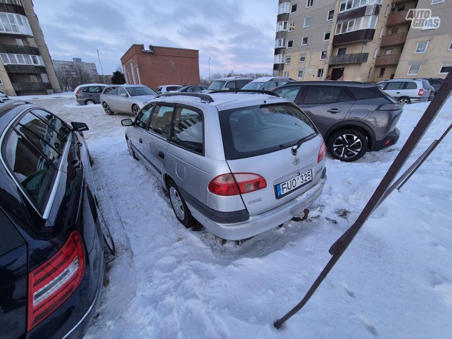 Серый Тойота Авенсис 2002 в Клайпеда, объемом двигателя 2.00 л и пробегом 342 тыс. км за 360 €, фото 3 на AUTOMOTO.COM.LV