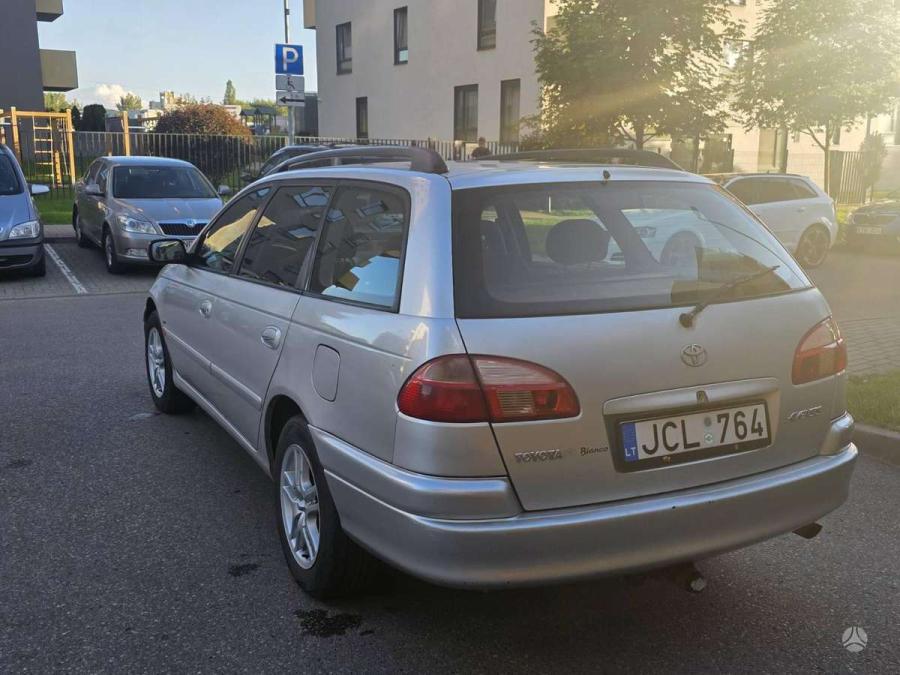 Серый Тойота Авенсис 2002 в Вильнюс, объемом двигателя 1.60 л и пробегом 256 тыс. км за 1100 €, фото 5 на AUTOMOTO.COM.LV