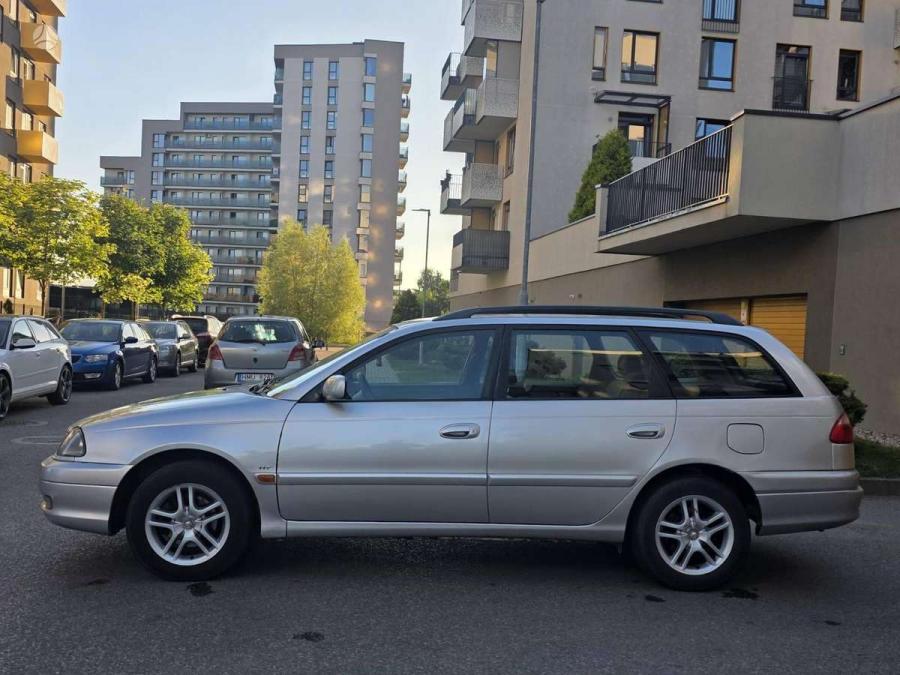 Серый Тойота Авенсис 2002 в Вильнюс, объемом двигателя 1.60 л и пробегом 256 тыс. км за 1100 €, фото 6 на AUTOMOTO.COM.LV