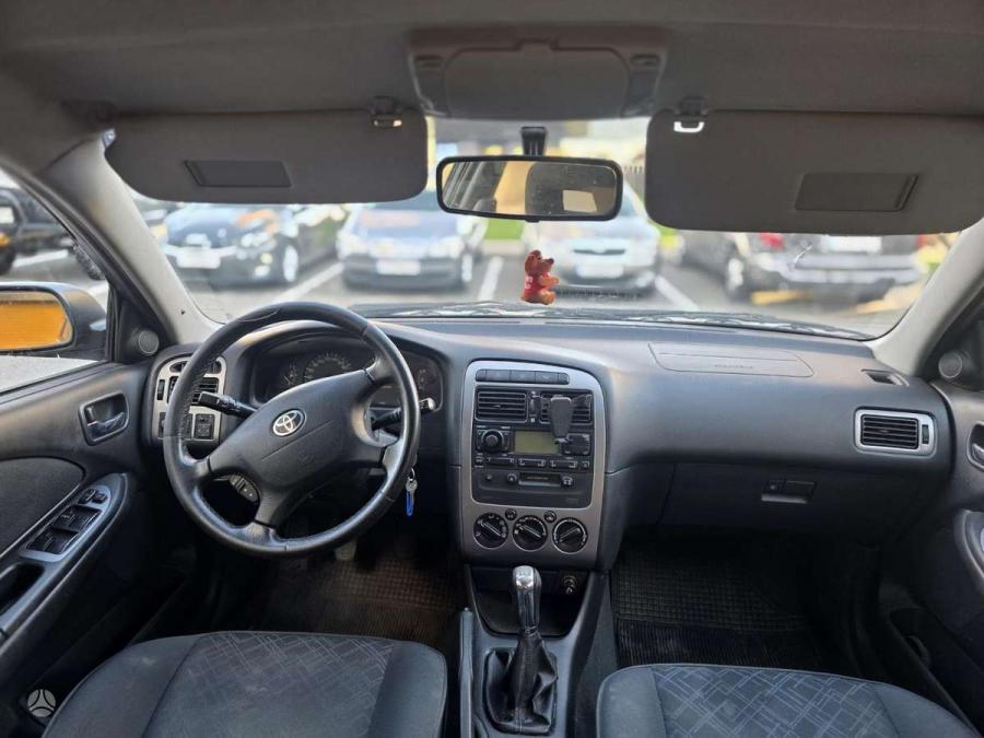 Серый Тойота Авенсис 2002 в Вильнюс, объемом двигателя 1.60 л и пробегом 256 тыс. км за 1100 €, фото 8 на AUTOMOTO.COM.LV