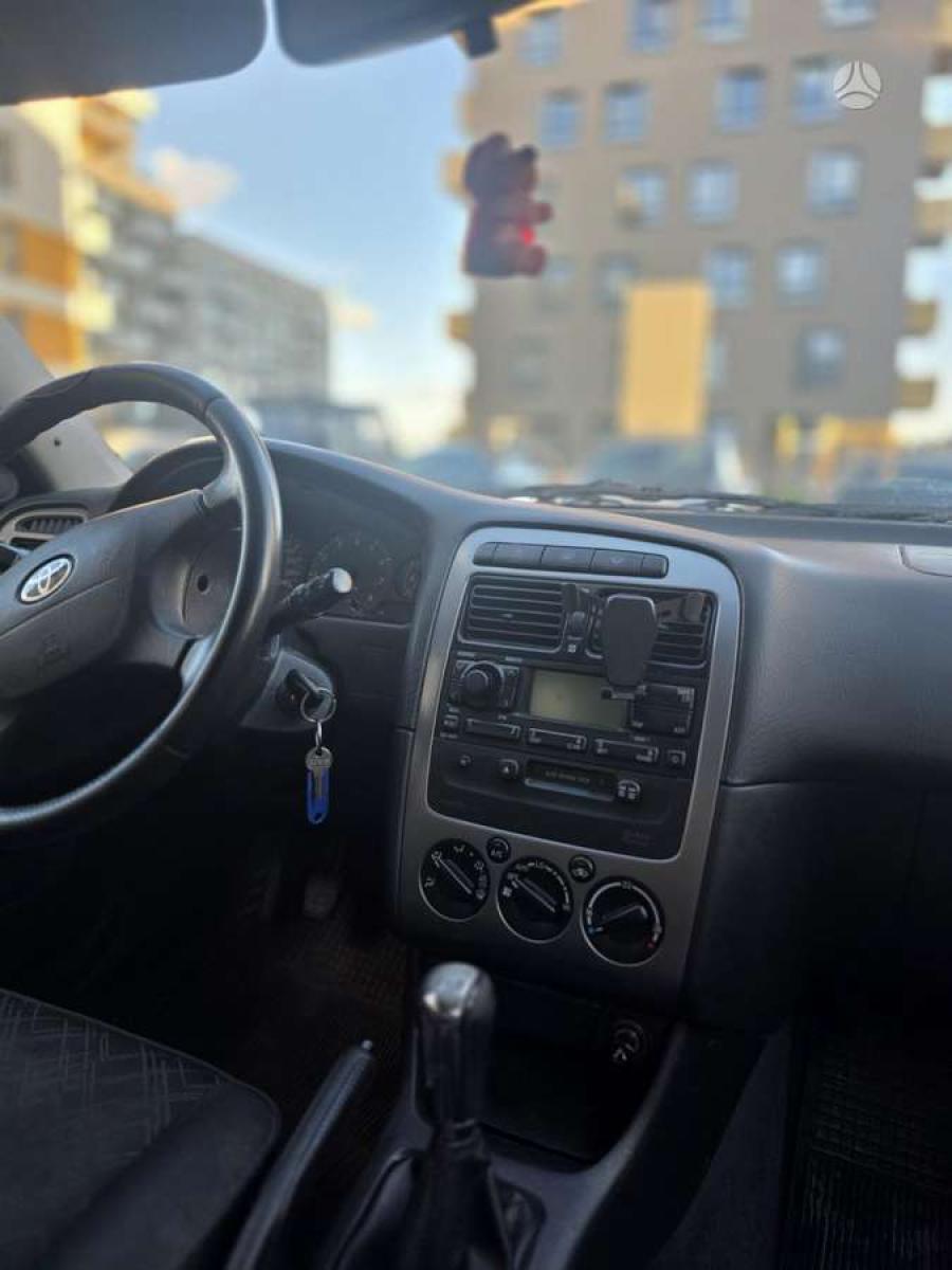 Серый Тойота Авенсис 2002 в Вильнюс, объемом двигателя 1.60 л и пробегом 256 тыс. км за 1100 €, фото 9 на AUTOMOTO.COM.LV