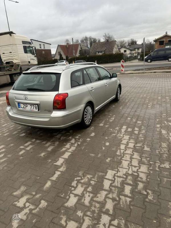 Pelēks Toyota Avensis 2003 Kauņa, ar dzinēja tilpumu 1.98 L un nobraukumu 335 tūkst. km par 1000 €, foto 3 vietnē AUTOMOTO.COM.LV