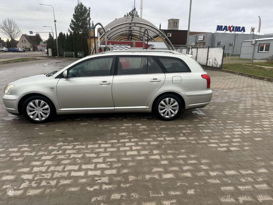 Pelēks Toyota Avensis 2003 Kauņa, ar dzinēja tilpumu 1.98 L un nobraukumu 335 tūkst. km par 1000 €, foto 8 vietnē AUTOMOTO.COM.LV