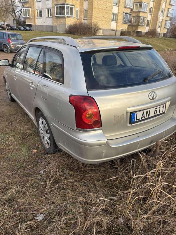 Grey Toyota Avensis 2003 in Vilnius, with an engine capacity of 2.00 L and mileage of 400 thousand km for 550 €, photo 2 on AUTOMOTO.COM.LV