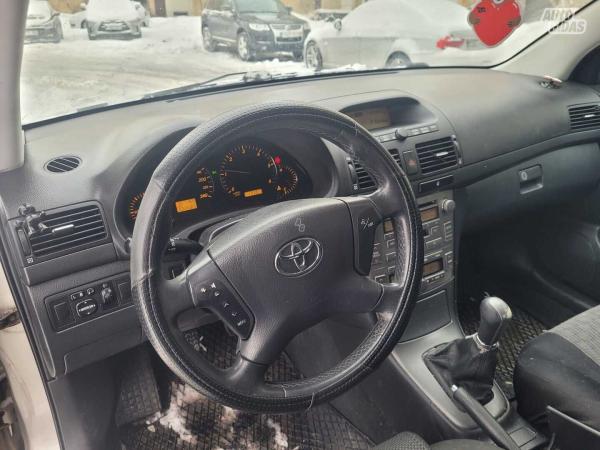 Pelēks Toyota Avensis 2003 Viļņa, ar dzinēja tilpumu 2.00 L un nobraukumu 330 tūkst. km par 950 €, foto 7 vietnē AUTOMOTO.COM.LV