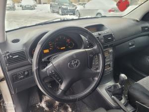 Pelēks Toyota Avensis 2003 Viļņa, ar dzinēja tilpumu 2.00 L un nobraukumu 332 tūkst. km par 950 €, foto 7 vietnē AUTOMOTO.COM.LV