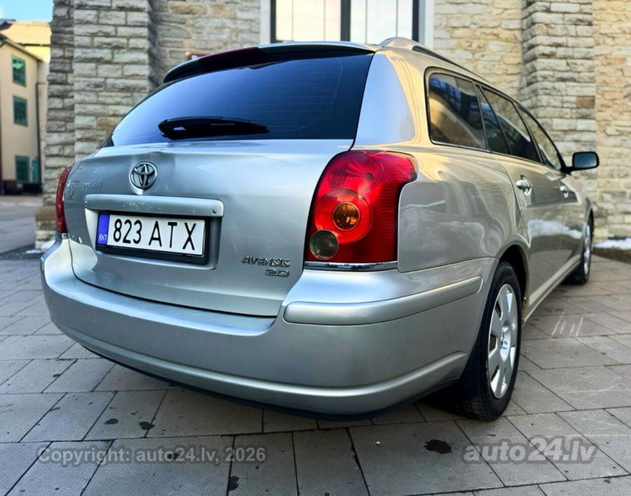 Grey Toyota Avensis 2003 in Tallinn, with an engine capacity of 2.00 L and mileage of 329 thousand km for 1899 €, photo 4 on AUTOMOTO.COM.LV