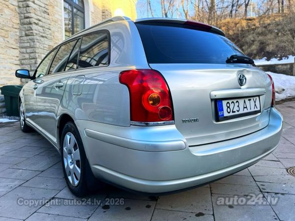 Pelēks Toyota Avensis 2003 Tallina, ar dzinēja tilpumu 2.00 L un nobraukumu 329 tūkst. km par 1899 €, foto 4 vietnē AUTOMOTO.COM.LV