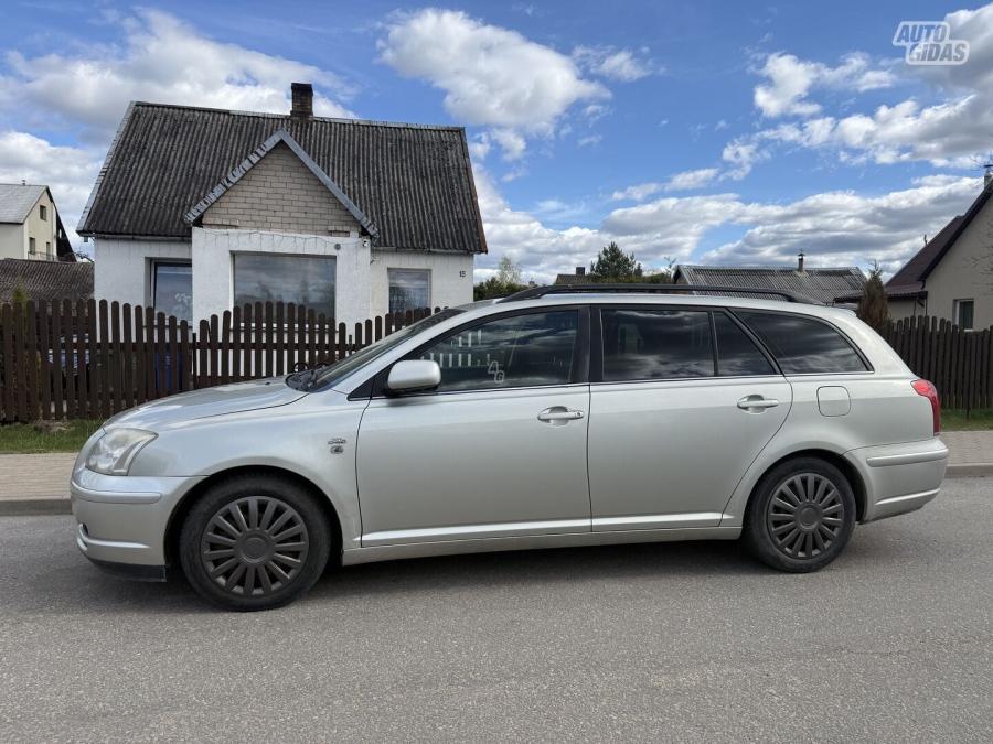 Pelēks Toyota Avensis 2003 Zarasai, ar dzinēja tilpumu 2.00 L un nobraukumu 300 tūkst. km par 1200 €, foto 4 vietnē AUTOMOTO.COM.LV