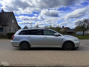 Pelēks Toyota Avensis 2003 Zarasai, ar dzinēja tilpumu 2.00 L un nobraukumu 300 tūkst. km par 1200 €, foto 5 vietnē AUTOMOTO.COM.LV