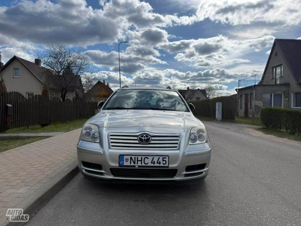 Серый Тойота Авенсис 2003 в Зарасай, объемом двигателя 2.00 л и пробегом 300 тыс. км за 1200 €, фото 1 на AUTOMOTO.COM.LV