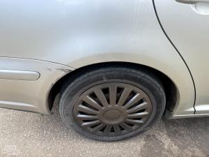 Pelēks Toyota Avensis 2003 Zarasai, ar dzinēja tilpumu 2.00 L un nobraukumu 300 tūkst. km par 1200 €, foto 7 vietnē AUTOMOTO.COM.LV