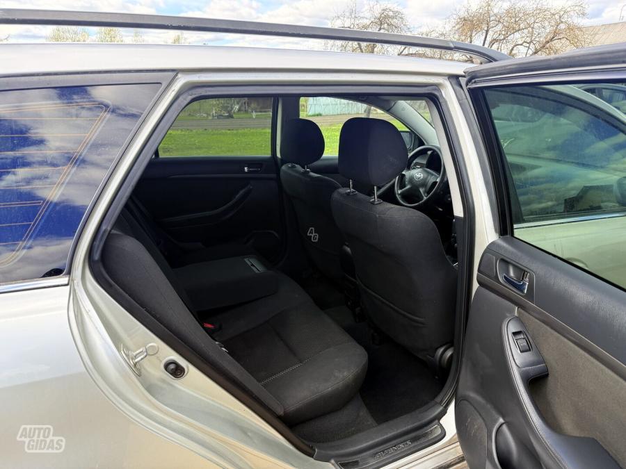Pelēks Toyota Avensis 2003 Zarasai, ar dzinēja tilpumu 2.00 L un nobraukumu 300 tūkst. km par 1200 €, foto 8 vietnē AUTOMOTO.COM.LV