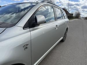 Pelēks Toyota Avensis 2003 Zarasai, ar dzinēja tilpumu 2.00 L un nobraukumu 300 tūkst. km par 1200 €, foto 12 vietnē AUTOMOTO.COM.LV