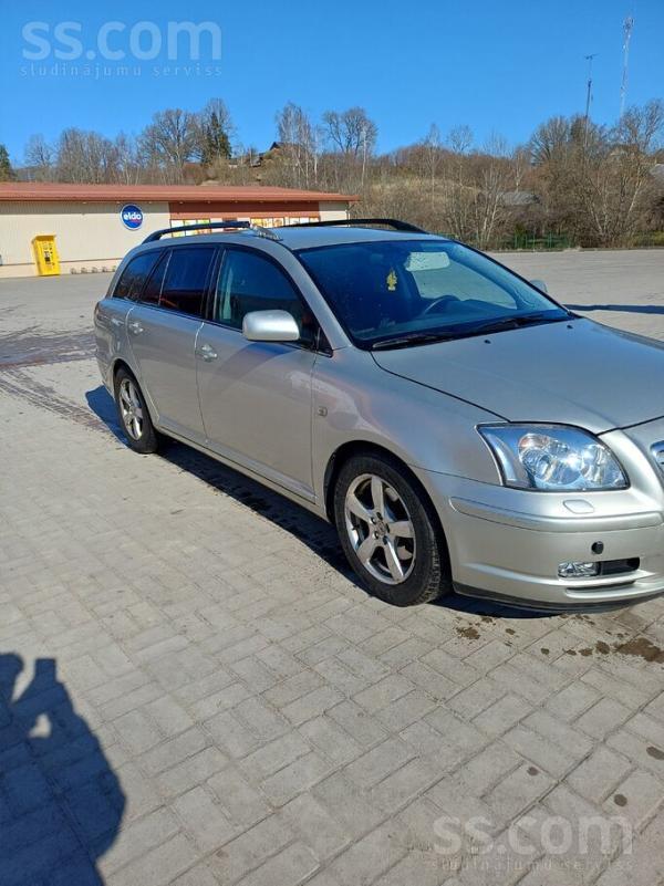 Серый Тойота Авенсис 2003 в Тукумс, объемом двигателя 2.00 л и пробегом 0 тыс. км за 1150 €, фото 3 на AUTOMOTO.COM.LV