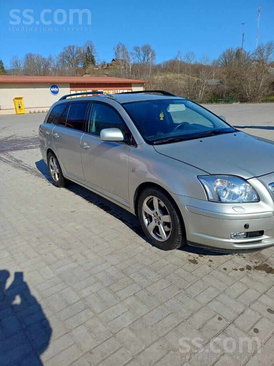Grey Toyota Avensis 2003 in Tukums, with an engine capacity of 2.00 L and mileage of 0 thousand km for 1150 €, photo 3 on AUTOMOTO.COM.LV
