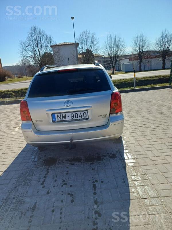 Pelēks Toyota Avensis 2003 Tukums, ar dzinēja tilpumu 2.00 L un nobraukumu 0 tūkst. km par 1150 €, foto 4 vietnē AUTOMOTO.COM.LV
