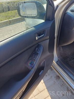 Grey Toyota Avensis 2003 in Tukums, with an engine capacity of 2.00 L and mileage of 0 thousand km for 1150 €, photo 7 on AUTOMOTO.COM.LV