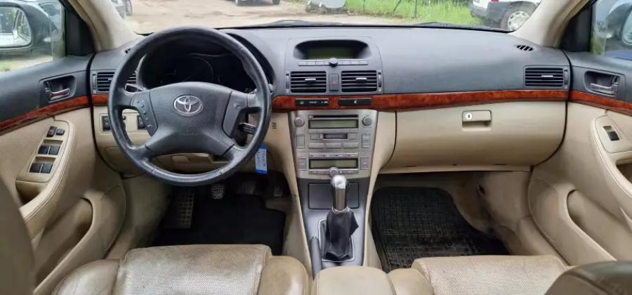 Pelēks Toyota Avensis 2003 Valmiera, ar dzinēja tilpumu 2.00 L un nobraukumu 368 tūkst. km par 1100 €, foto 8 vietnē AUTOMOTO.COM.LV