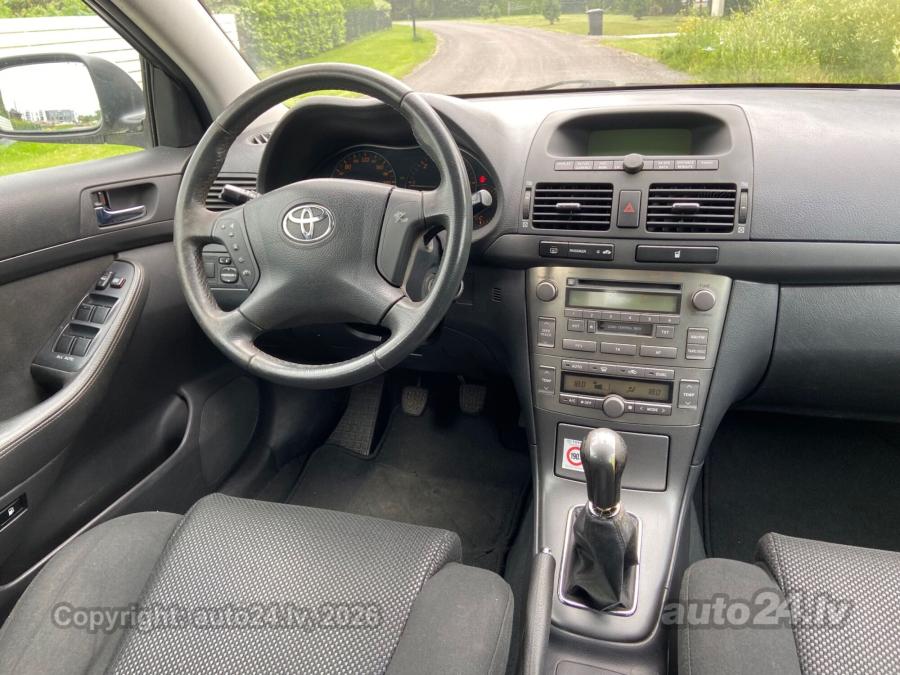 Pelēks Toyota Avensis 2003 Tartu, ar dzinēja tilpumu 2.00 L un nobraukumu 207 tūkst. km par 2990 €, foto 9 vietnē AUTOMOTO.COM.LV