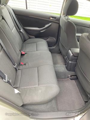 Pelēks Toyota Avensis 2003 Tartu, ar dzinēja tilpumu 2.00 L un nobraukumu 207 tūkst. km par 2990 €, foto 10 vietnē AUTOMOTO.COM.LV
