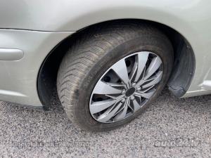 Pelēks Toyota Avensis 2003 Tartu, ar dzinēja tilpumu 2.00 L un nobraukumu 207 tūkst. km par 2990 €, foto 16 vietnē AUTOMOTO.COM.LV