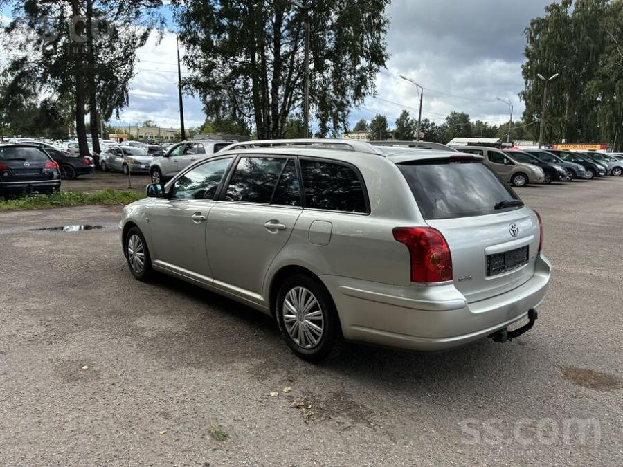 Grey Toyota Avensis 2003 in Riga, with an engine capacity of 1.80 L and mileage of 0 thousand km for 2750 €, photo 8 on AUTOMOTO.COM.LV