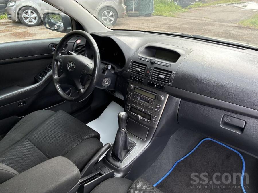 Grey Toyota Avensis 2003 in Riga, with an engine capacity of 1.80 L and mileage of 0 thousand km for 2750 €, photo 25 on AUTOMOTO.COM.LV