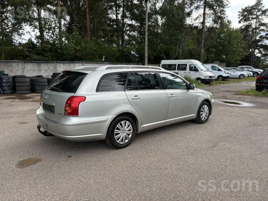 Grey Toyota Avensis 2003 in Riga, with an engine capacity of 1.80 L and mileage of 0 thousand km for 2750 €, photo 4 on AUTOMOTO.COM.LV