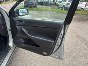 Grey Toyota Avensis 2003 in Riga, with an engine capacity of 1.80 L and mileage of 0 thousand km for 2750 €, photo 27 on AUTOMOTO.COM.LV