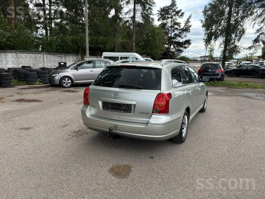Grey Toyota Avensis 2003 in Riga, with an engine capacity of 1.80 L and mileage of 0 thousand km for 2750 €, photo 5 on AUTOMOTO.COM.LV
