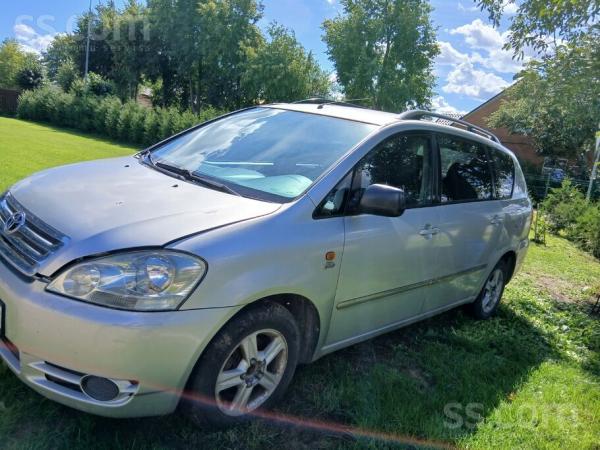 Grey Toyota Avensis 2003 in Saldus, with an engine capacity of 1.90 L and mileage of 0 thousand km for 1190 €, photo 1 on AUTOMOTO.COM.LV