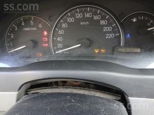 Серый Тойота Авенсис 2003 в Салдус, объемом двигателя 1.90 л и пробегом 0 тыс. км за 1190 €, фото 3 на AUTOMOTO.COM.LV