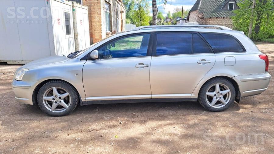 Pelēks Toyota Avensis 2004 Daugavpils, ar dzinēja tilpumu 2.00 L un nobraukumu 332 tūkst. km par 1300 €, foto 5 vietnē AUTOMOTO.COM.LV